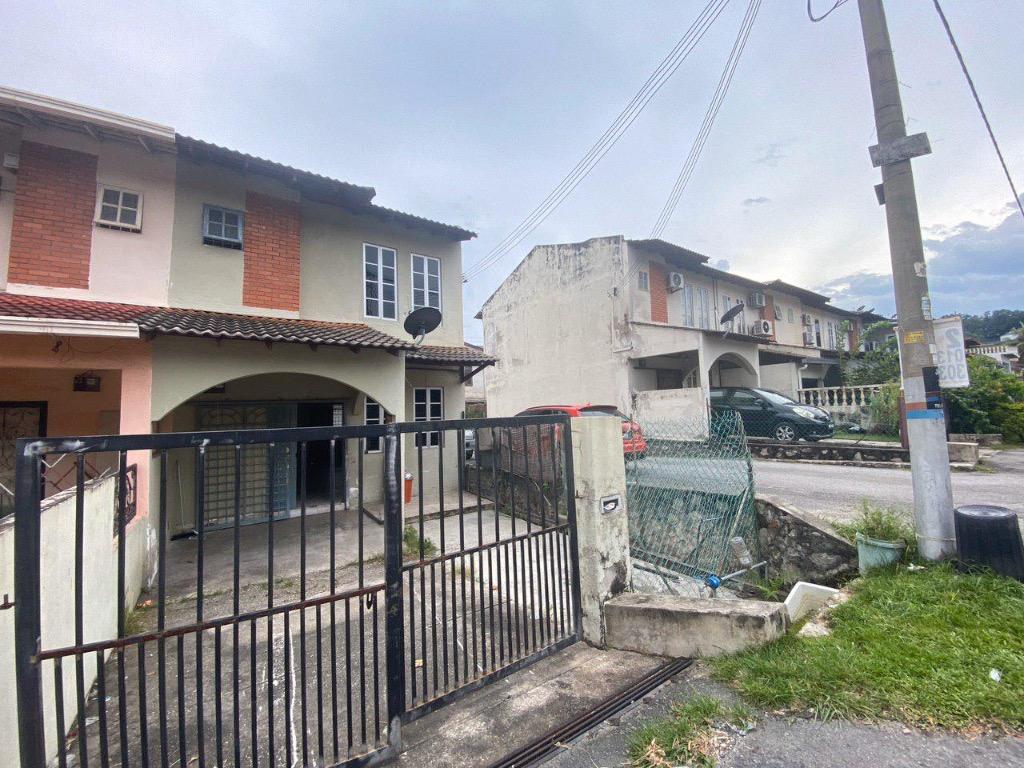 FREEHOLD Double Storey Terrace END LOT Taman Bukit Belimbing, Balakong ...