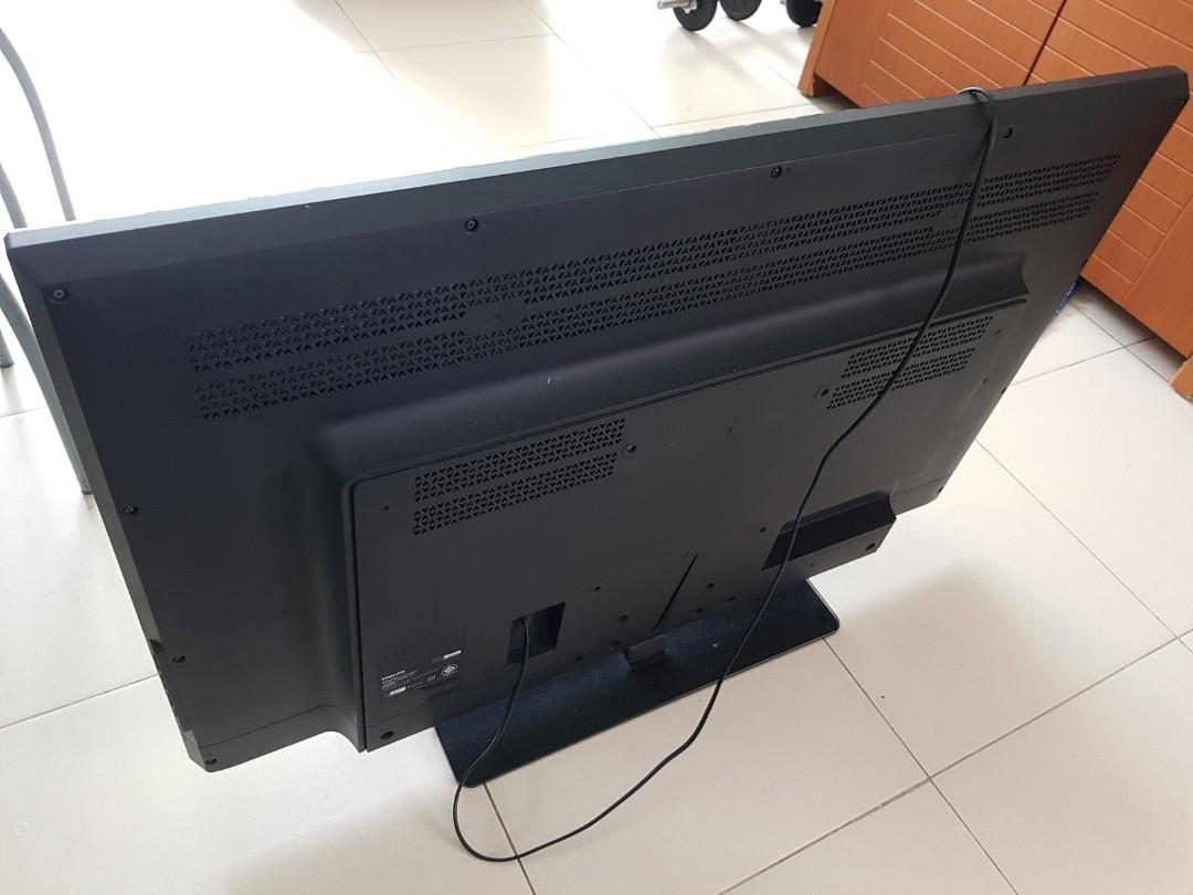 Philips 42", TV & Home Appliances, TV & Entertainment, TV on Carousell