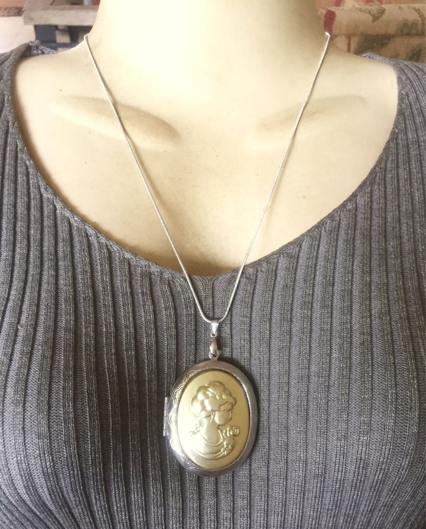 Victorian cameo gold silver photo locket, Women's Fashion, Jewelry ...