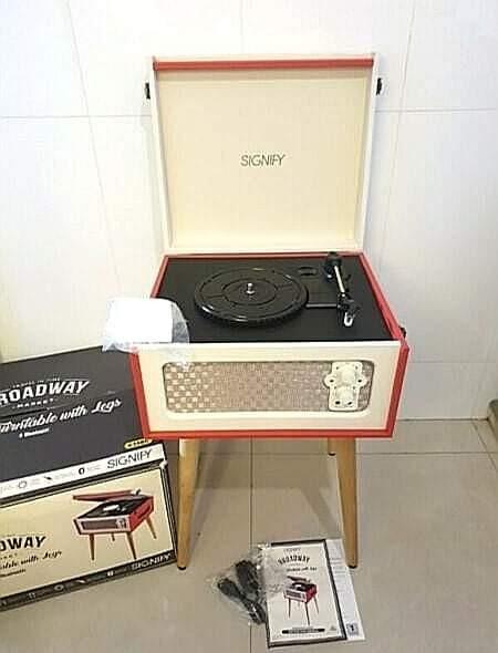 Brand New Signify Classic Retro Wooden Style Turntable with Legs and ...