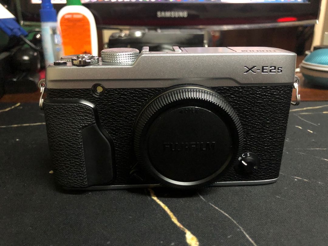 Fujifilm xe2s body, Photography, Cameras on Carousell