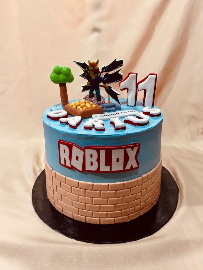 Roblox Cake, Food & Drinks, Homemade Bakes on Carousell