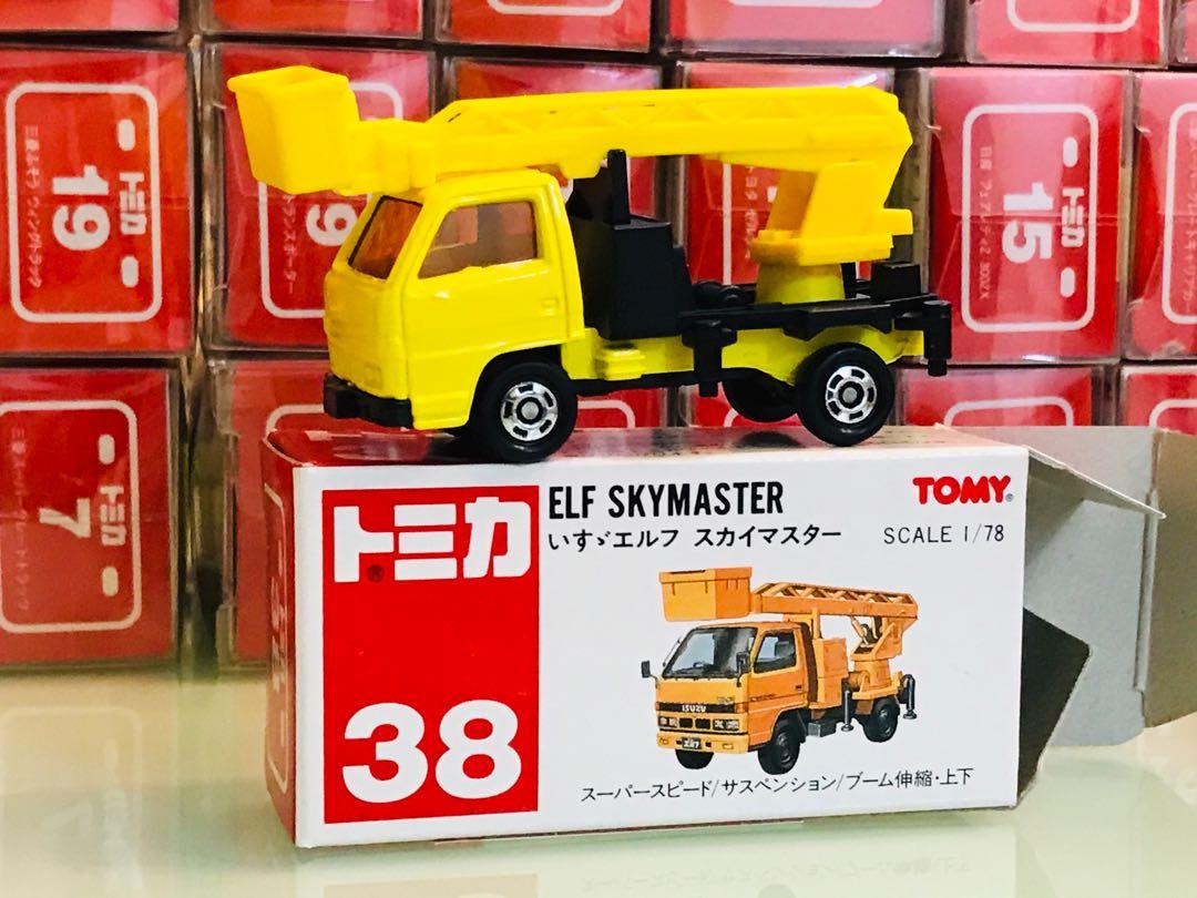 Tomica 38 isuzu elf skymaster 中国製, 興趣及遊戲, 玩具 & 遊戲類 - Carousell