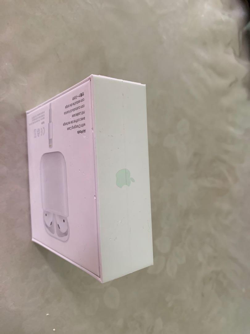 100 全新apple Airpods 第一代 未拆包裝 有收據 手提電話 智能穿戴裝置及智能手錶 Carousell