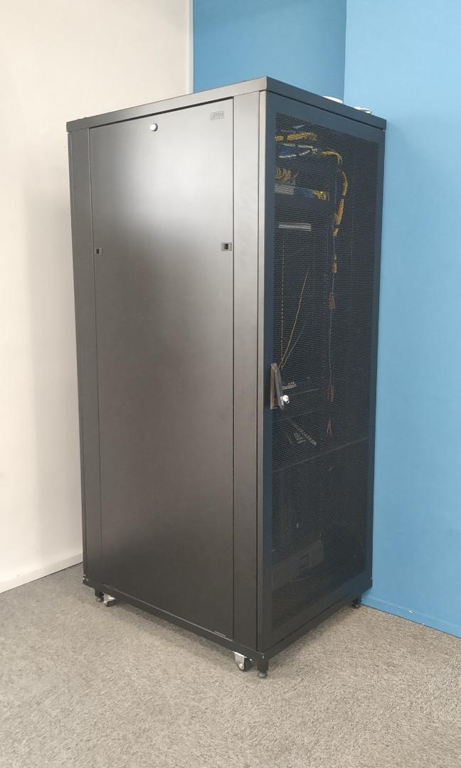42U Server Rack 800 x 1000 with 2 x 12 way pdu, Furniture & Home Living ...