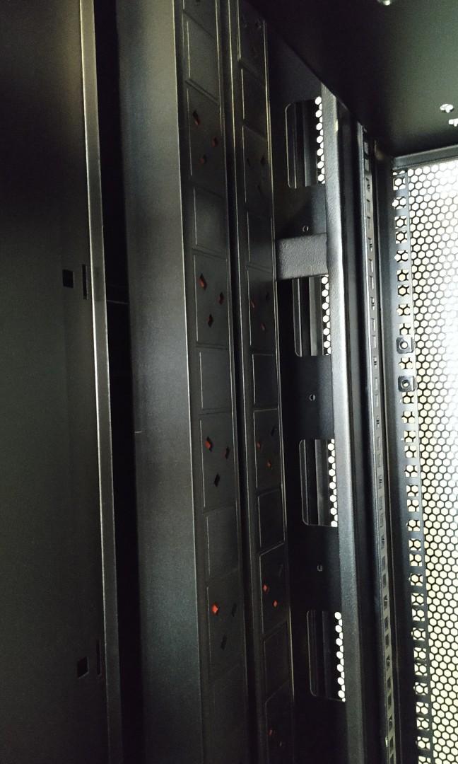 42U Server Rack 800 x 1000 with 2 x 12 way pdu, Furniture & Home Living ...