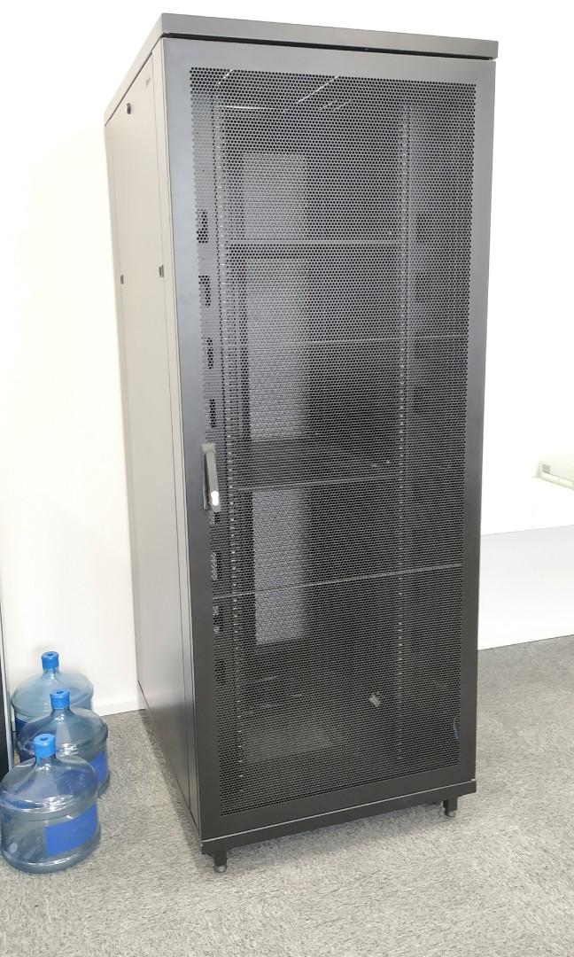 42U Server Rack 800 x 1000 with 2 x 12 way pdu, Furniture & Home Living ...