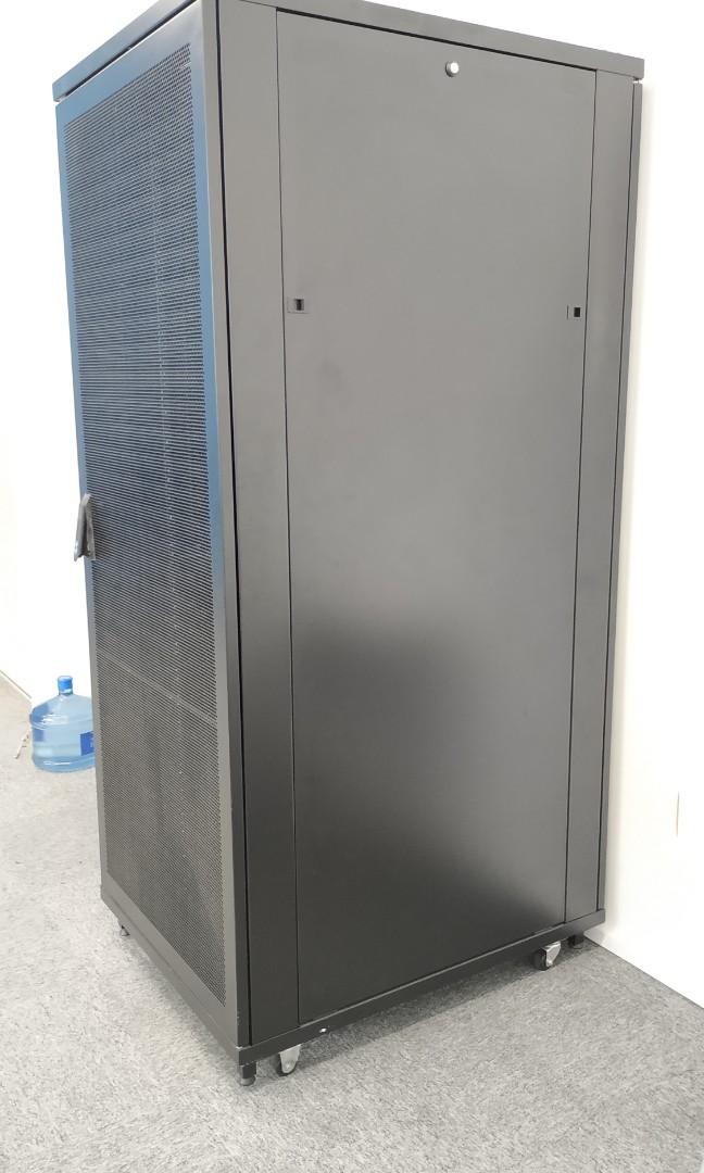 42U Server Rack 800 x 1000 with 2 x 12 way pdu, Furniture & Home Living ...