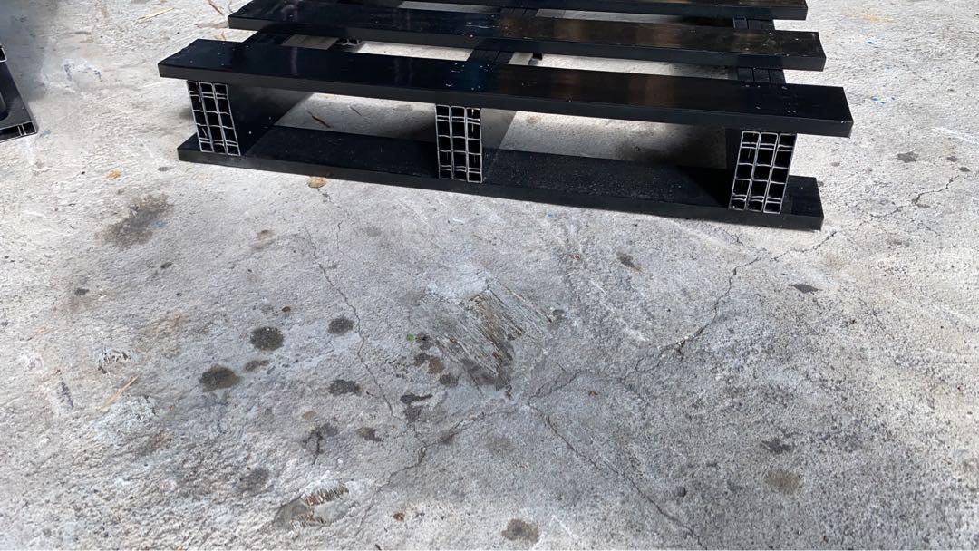 CUSTOMISABLE PVC PALLET GAPS OR NO GAP MADE IN SG, Furniture & Home ...