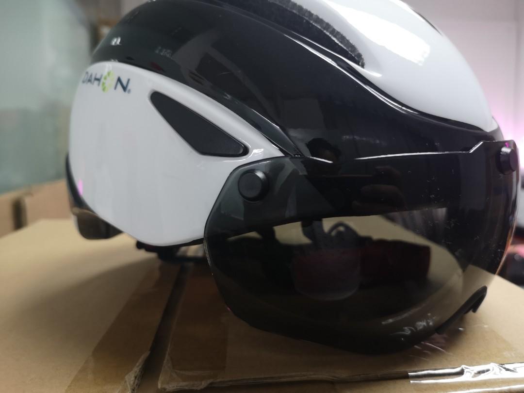 Dahon Bicycle Helmet with Visor, Sports Equipment, Bicycles & Parts ...