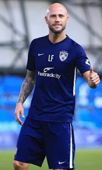 JDT 2020 Coach Training Jersey, Men's Fashion, Activewear on Carousell