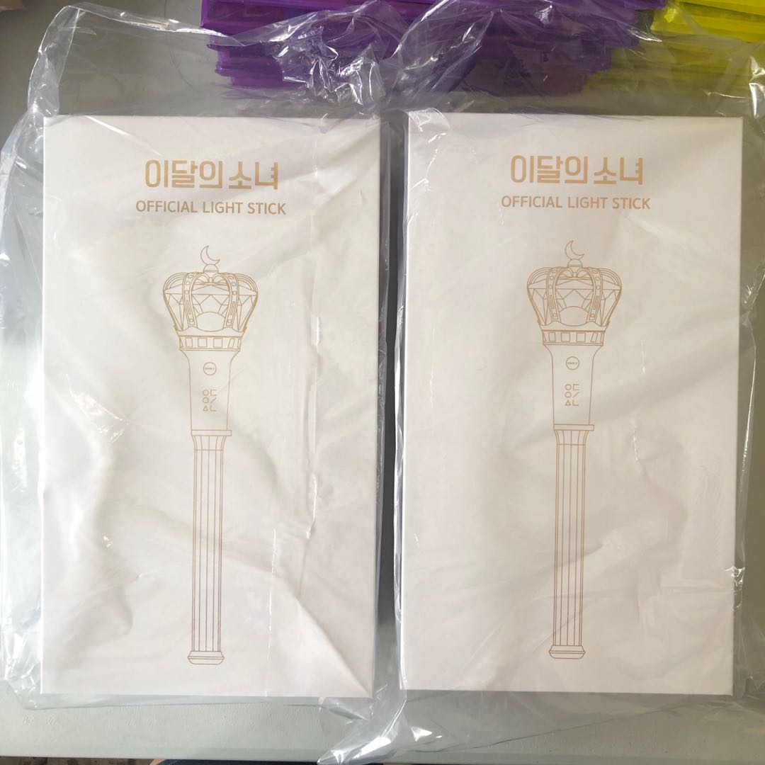loona official lightstick, Hobbies & Toys, Memorabilia & Collectibles ...