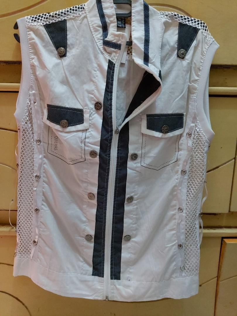 Rompi putih resluiting, Fesyen Pria, Pakaian , Baju Luaran di Carousell
