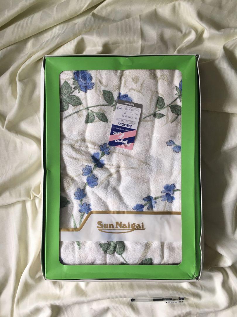 SUN NAIGAI Bed Comforter, Furniture & Home Living, Bedding & Towels on Carousell