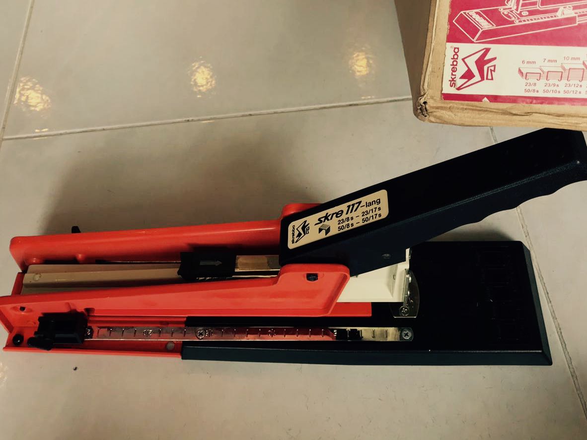 Heavy duty stapler , Hobbies & Toys, Stationery & Craft, Craft Supplies ...