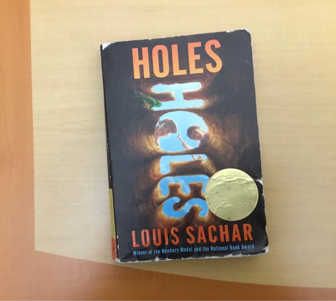 HOLES - Louis Sachar, 興趣及遊戲, 書本 & 文具, 書本及雜誌 - 宗教書藉 - Carousell