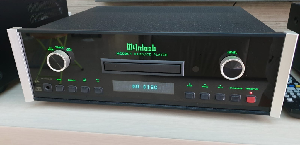 McIntosh MCD201 CD Player, Audio, Portable Music Players on Carousell