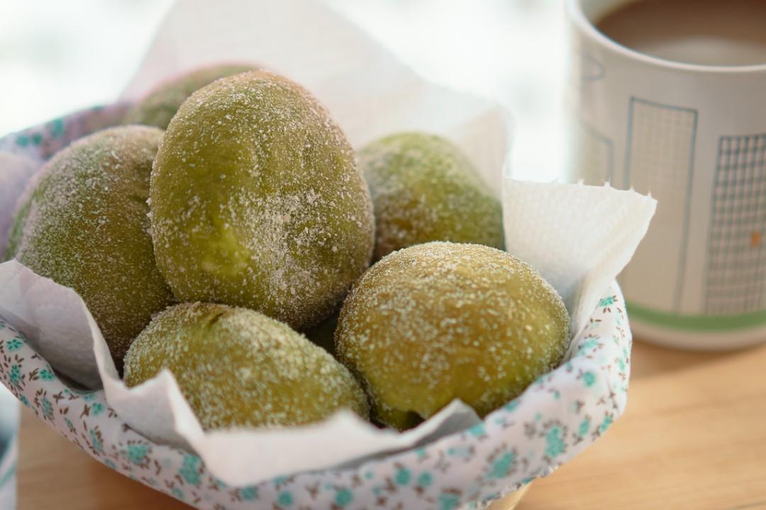 Ube cheese, red velvet, matcha pandesal, Food & Drinks, Homemade Bakes ...