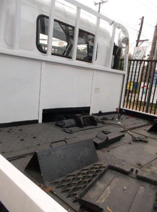 Isuzu Elf Selfloader Truck Manual, Cars for Sale, Used Cars on Carousell