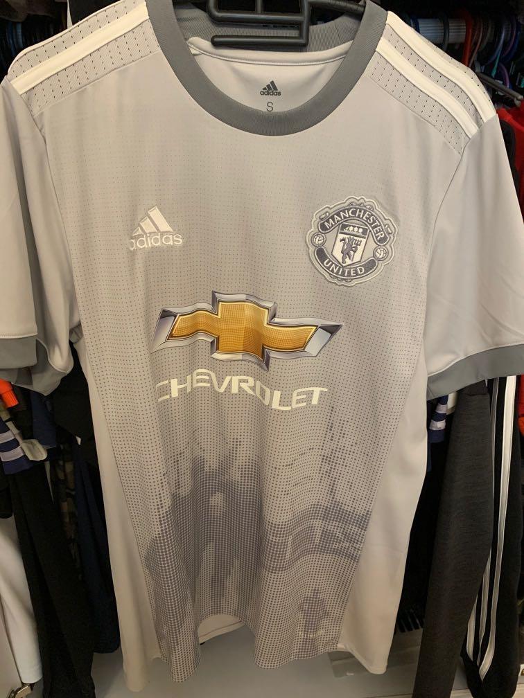 Manchester United, Men's Fashion, Activewear on Carousell