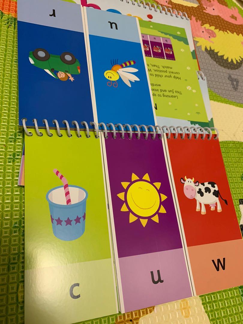 Phonics flip charts, 興趣及遊戲, 書本 & 文具, 小說 & 故事書 - Carousell