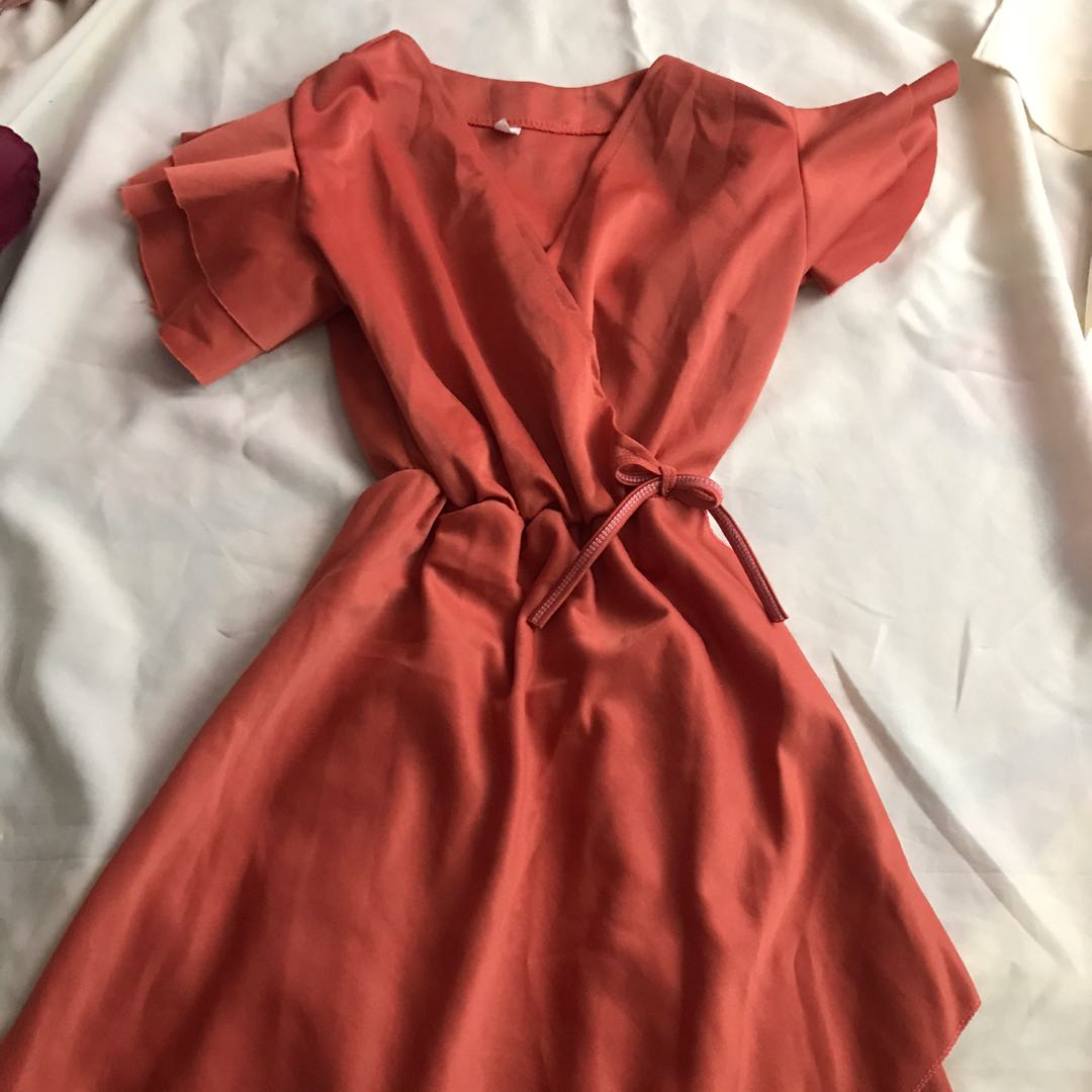 Ruffles sleeves midi dress rust colored, Women's Fashion, Dresses ...