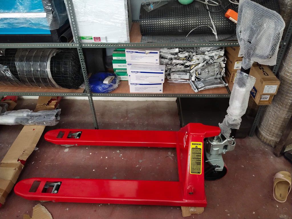 TOHO Hydraulic Hand Pallet, Commercial & Industrial, Construction Tools ...