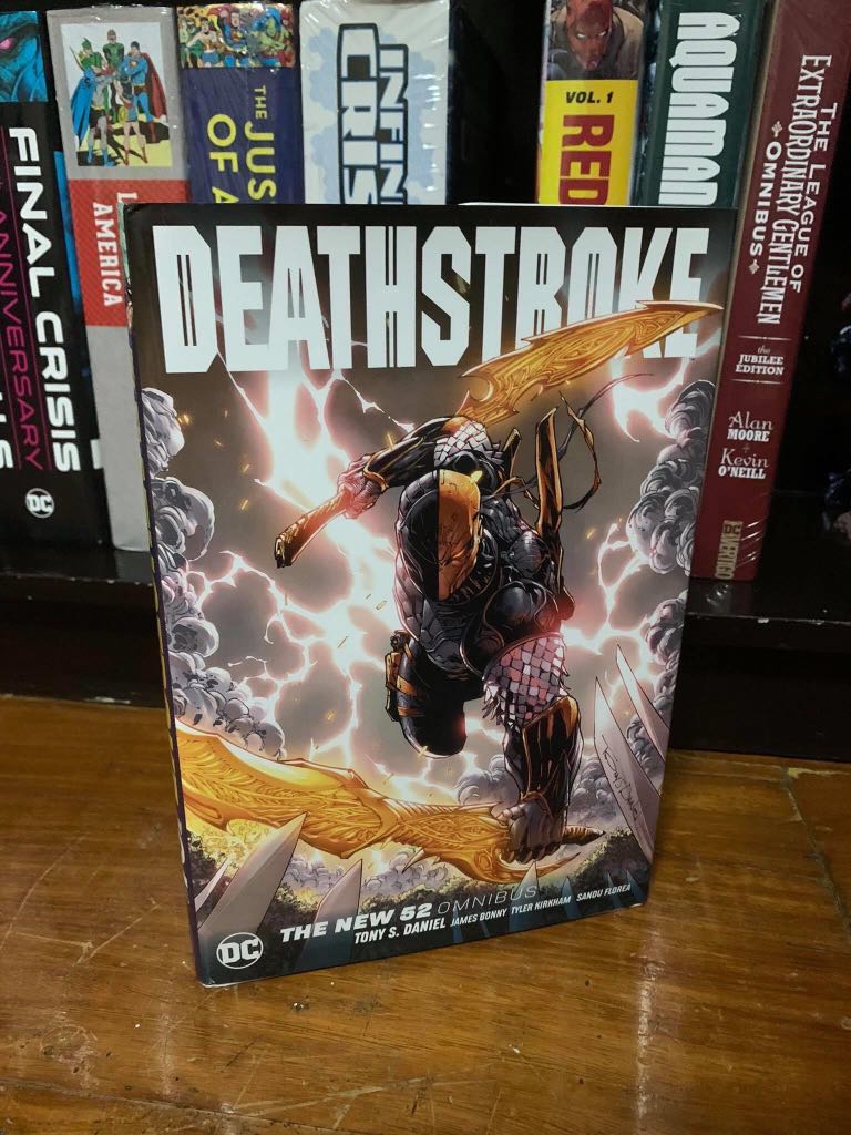 New 52 Deathstroke Omnibus, Hobbies & Toys, Books & Magazines, Comics ...