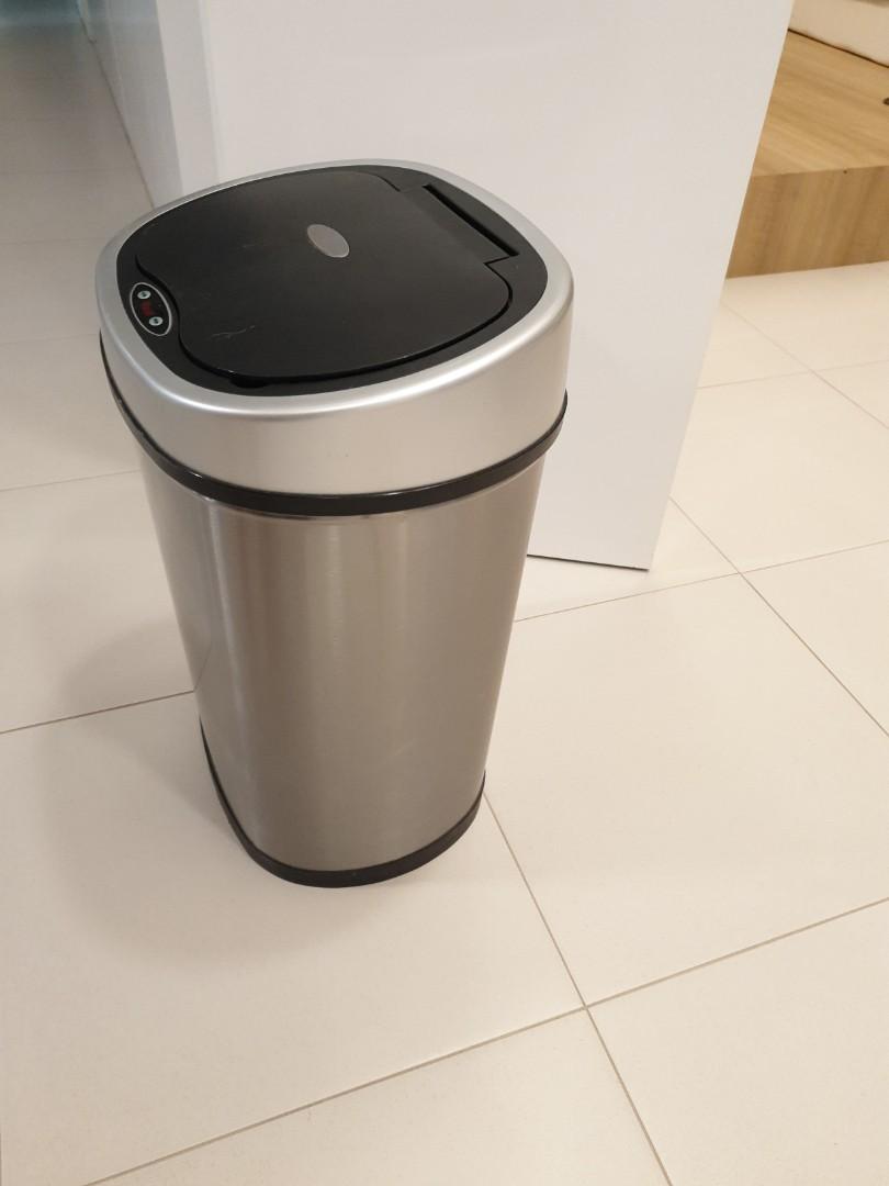 Sensor dustbin automatic, Furniture & Home Living, Cleaning & Homecare ...