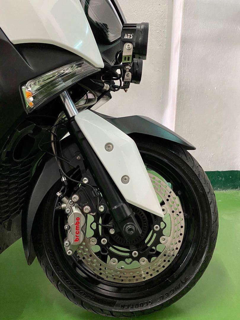 YAMAHA XMAX (Modified), Motorbikes, Motorbikes for Sale on Carousell