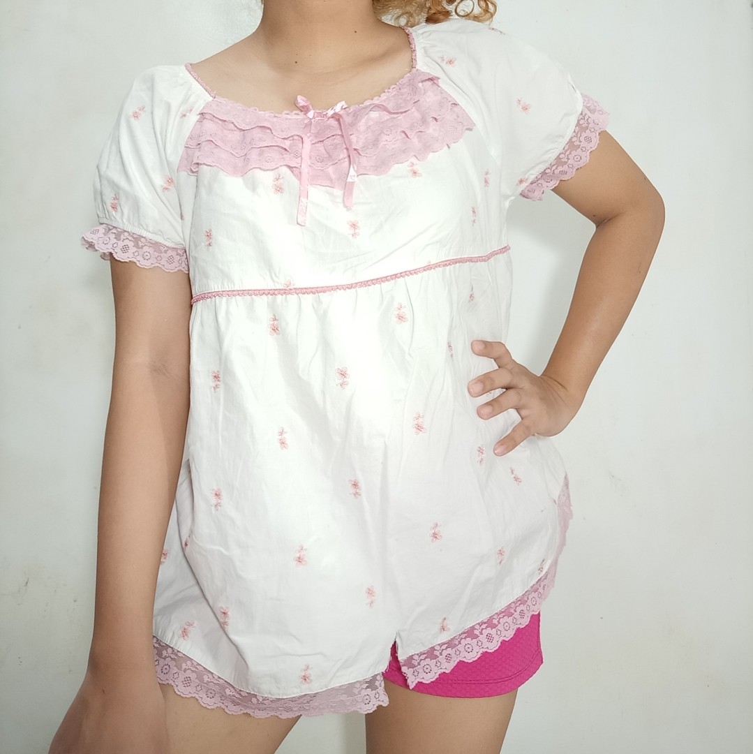 Yazida cute top, Women's Fashion, Tops, Others Tops on Carousell