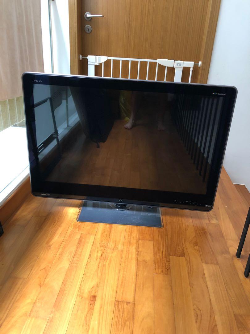 Sharp Aquos 44 inch tv, TV & Home Appliances, TV & Entertainment, TV on ...