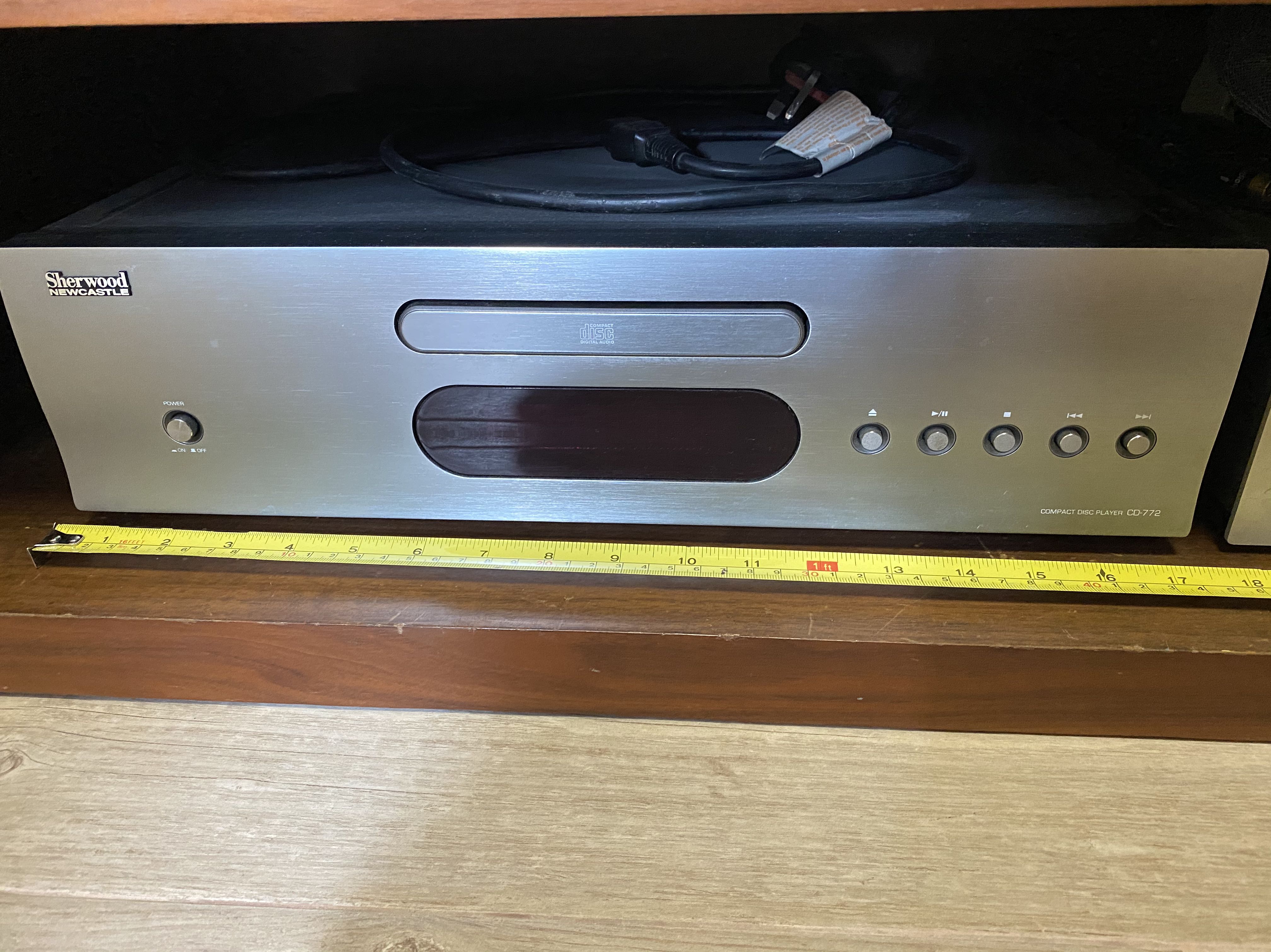 CD player and Amplifier, 音響器材, 音樂播放裝置 MP3及CD Player - Carousell