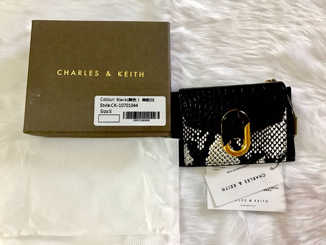Charles & Keith Wallet (mall pull out), Women's Fashion, Bags & Wallets ...