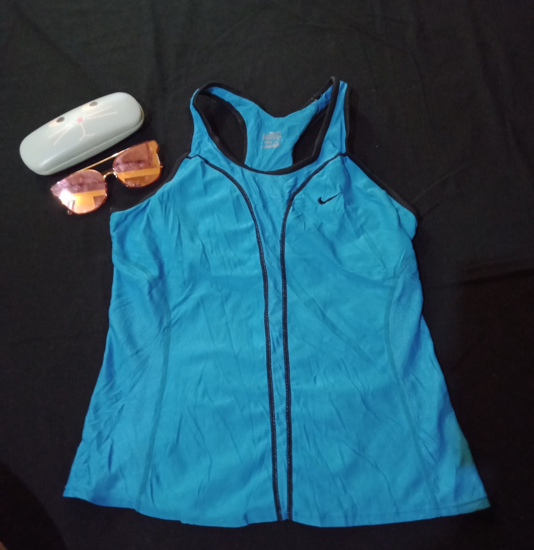 NIKE SANDO, Women's Fashion, Activewear on Carousell