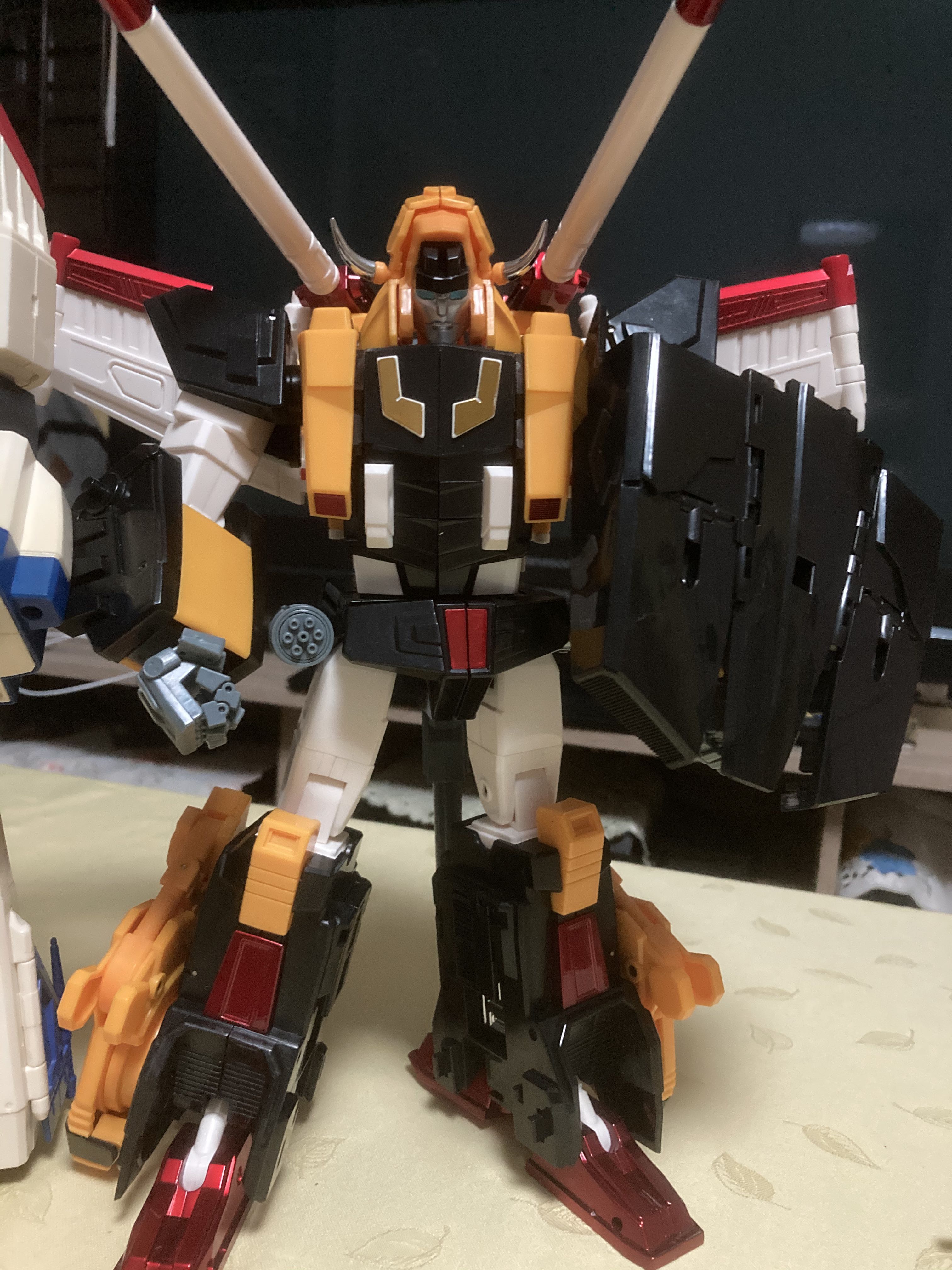 Transformer KFC signature edition simba, Hobbies & Toys, Toys & Games ...