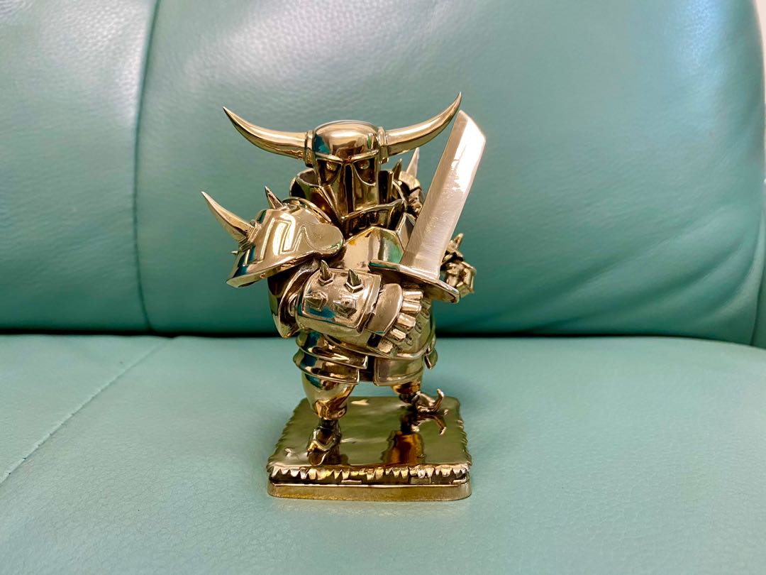 部落衝突 皇室戰爭 PEKKA Figure Clash Royale 純銅皮卡, 興趣及遊戲, 玩具 & 遊戲類 - Carousell