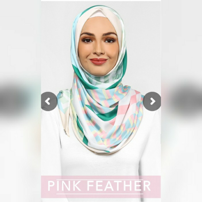 Duck Scarves in Pink Feather (PRE-LOVED, ORIGINAL), Women's Fashion ...