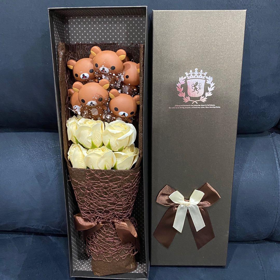Hello Kitty Rilakkuma Minion Stitch Totoro Doraemon Soap Roses Bouquet ...