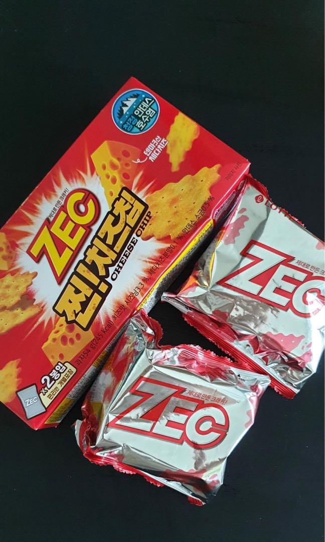 現貨 韓國Lotte Zec不規則芝士脆餅, 嘢食 & 嘢飲, 包裝食物&即食食物 - Carousell