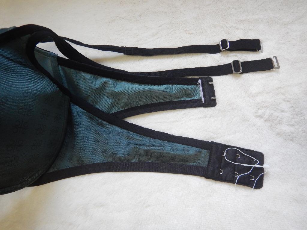 MY 大 BRA Size 70E/32DD深綠色~半拆式肩帶~隱形肩帶扣位~鋼圈~柔軟立體無縫罩杯~時款舒適性感胸圍 $59 (免郵費) 一 ...
