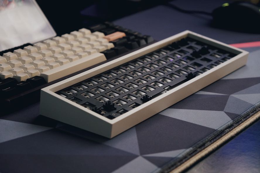 BNIB NK65 v2 E-White Aluminium Kit, Computers & Tech, Parts ...