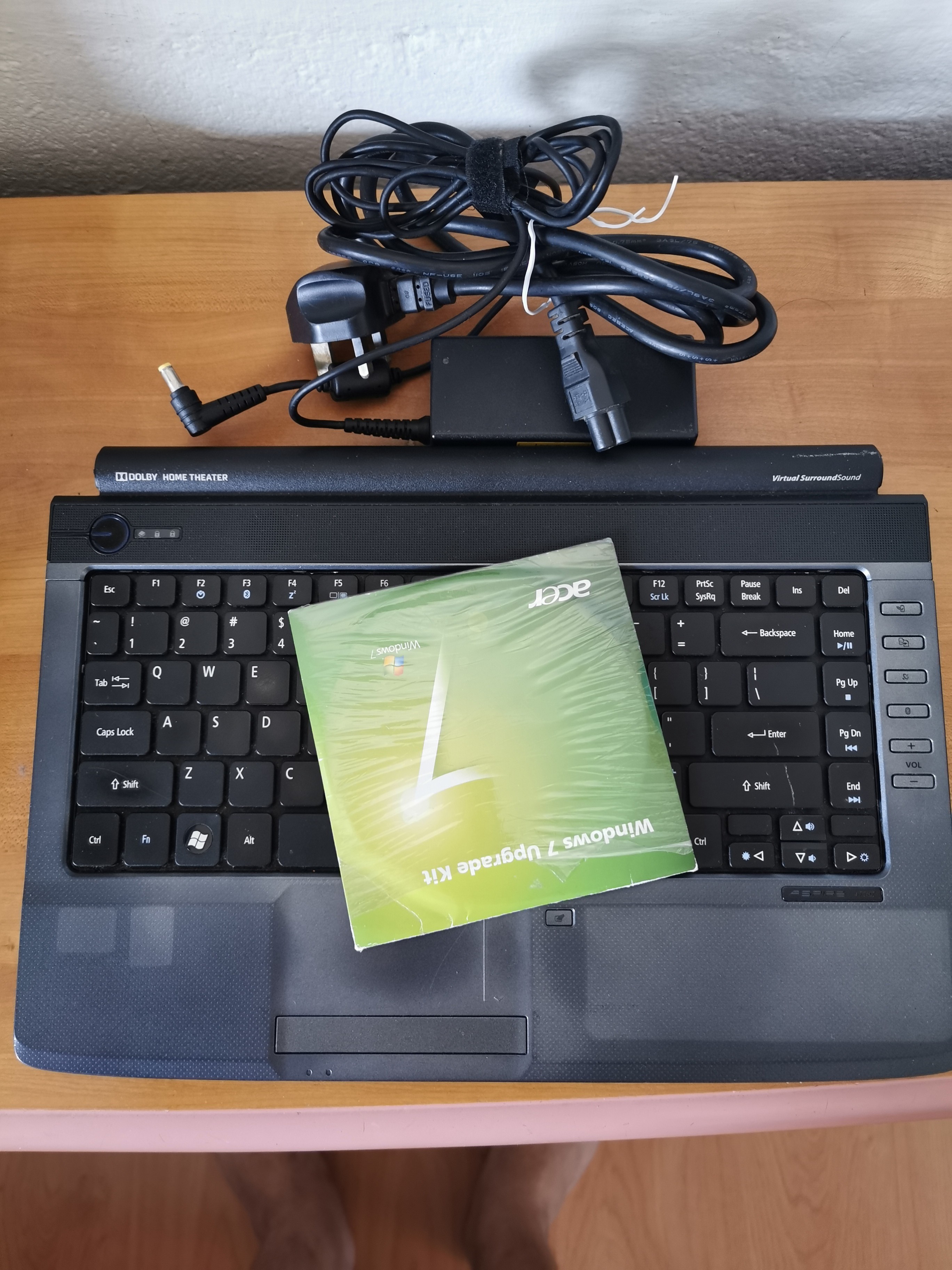 Working laptop without monitor screen, Computers & Tech, Parts ...