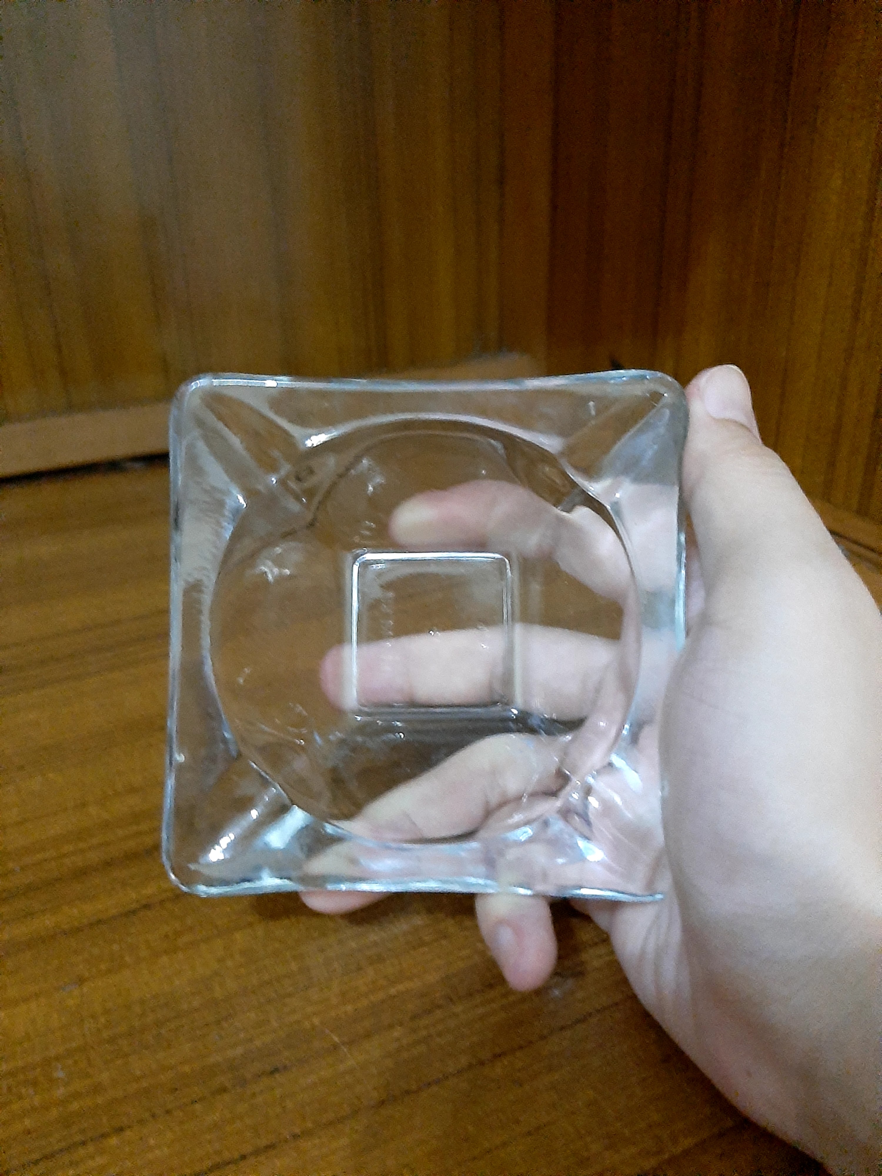 Asbak Kaca Kotak Segi Empat, Perabotan Rumah di Carousell