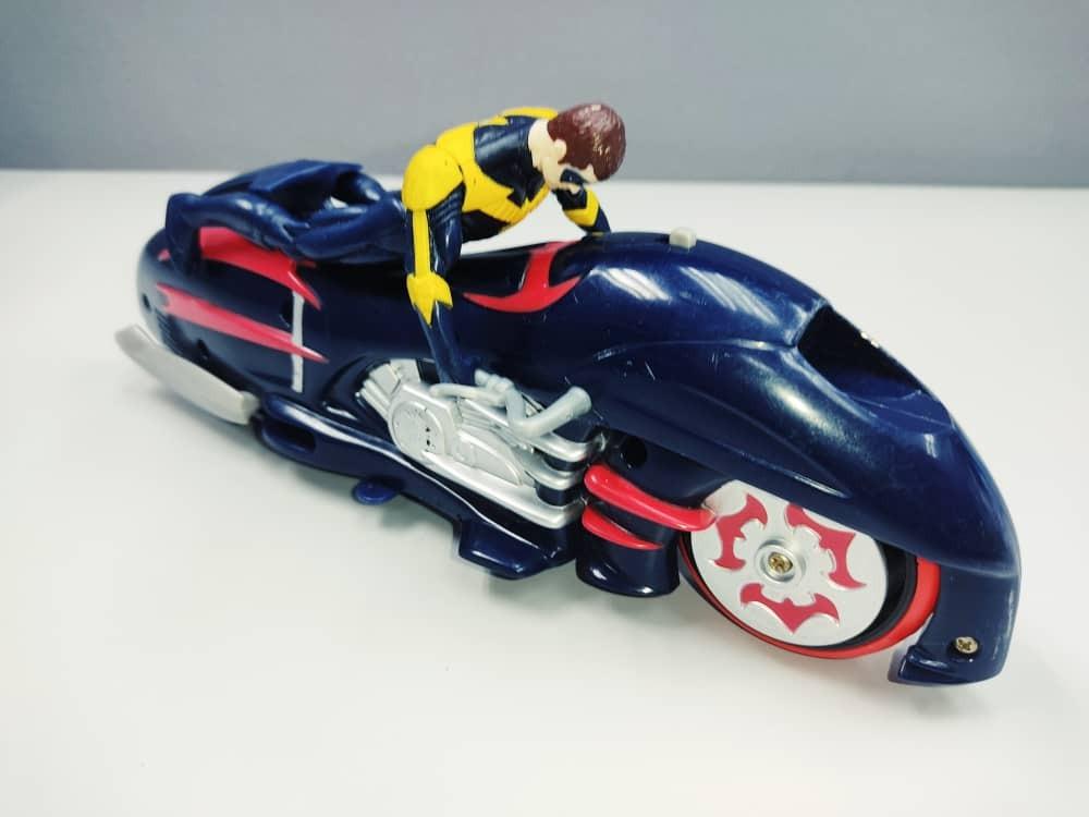 BATMAN & ROBIN - ROBIN REDBIRD CYCLE, Hobbies & Toys, Collectibles ...