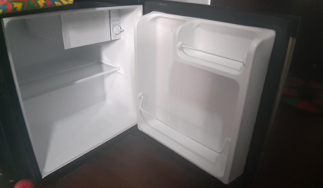 EZY Mini Ref, TV & Home Appliances, Kitchen Appliances, Refrigerators ...