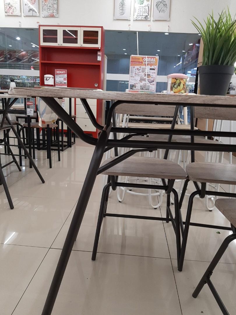 Meja Makan informa, Perabotan Rumah di Carousell