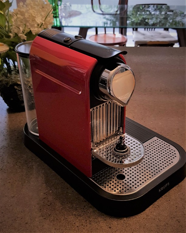 Nespresso Coffee Machine with Aerocino Frother Ferrari RED, TV & Home ...