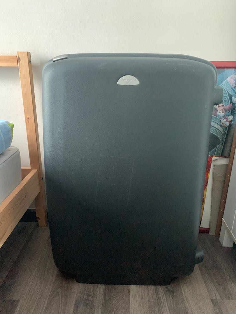 Samsonite 2 wheel Lugguage - XL 6kg, Hobbies & Toys, Travel, Luggage on ...