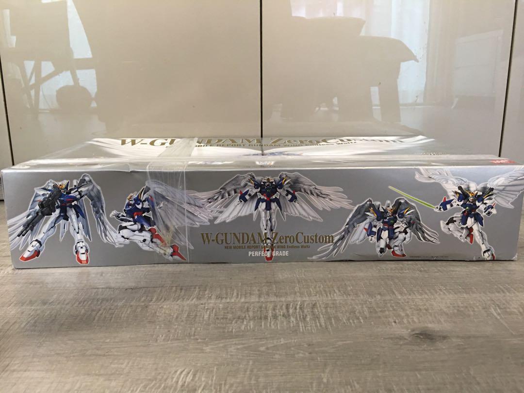 W-Gundam Zero Custom (PG 1/60) (Gundam Model Kits), 興趣及遊戲, 玩具 & 遊戲類 ...